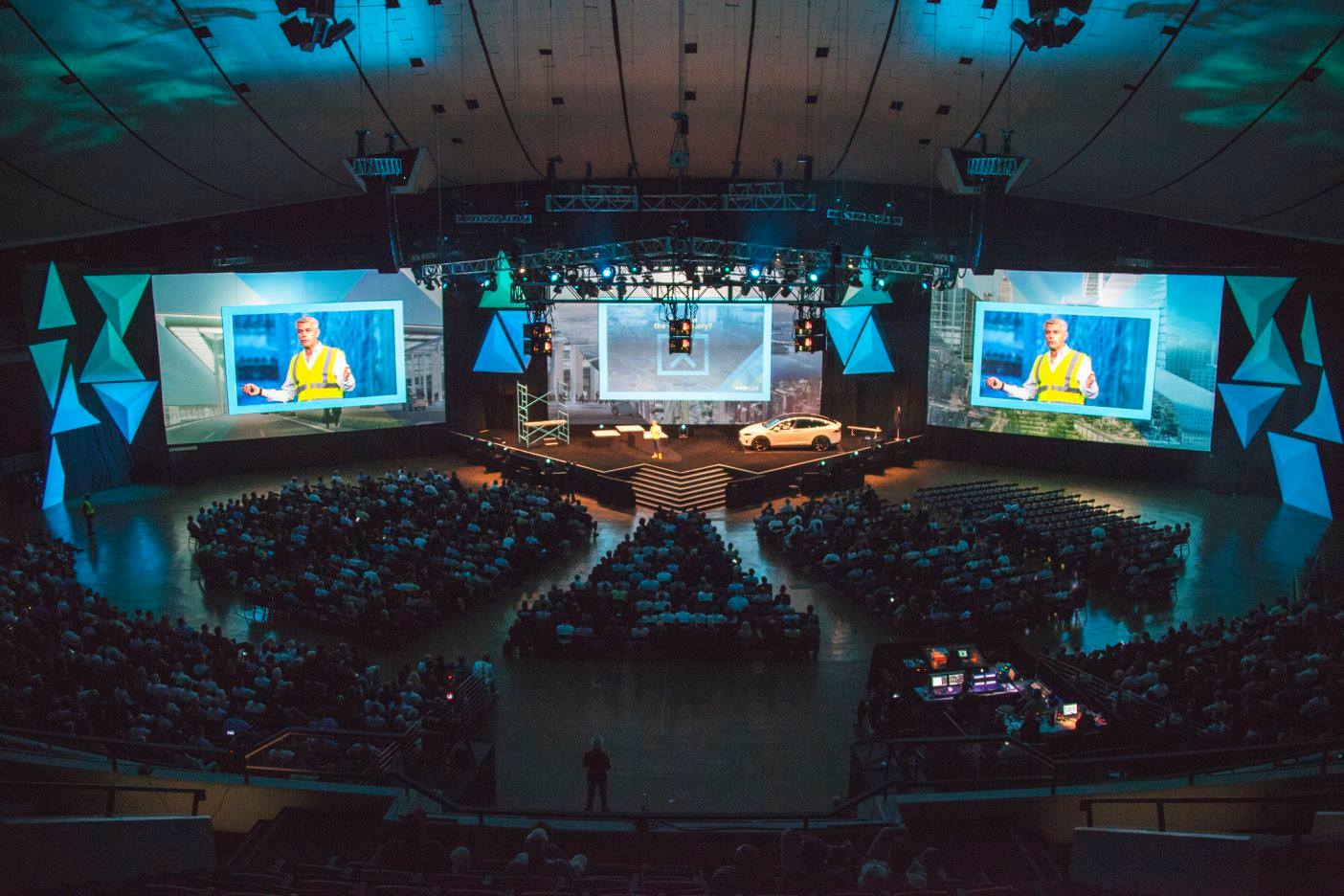 HxGN Spotlight | HxGN LIVE 2016: Daily Mash-Up - Monday (TV160)