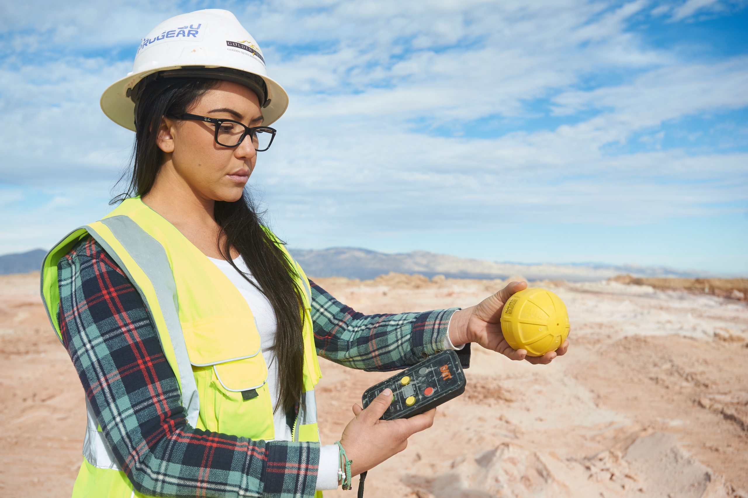 HxGN Spotlight | Mining Matters: The Blasting Effect - Improving ore ...